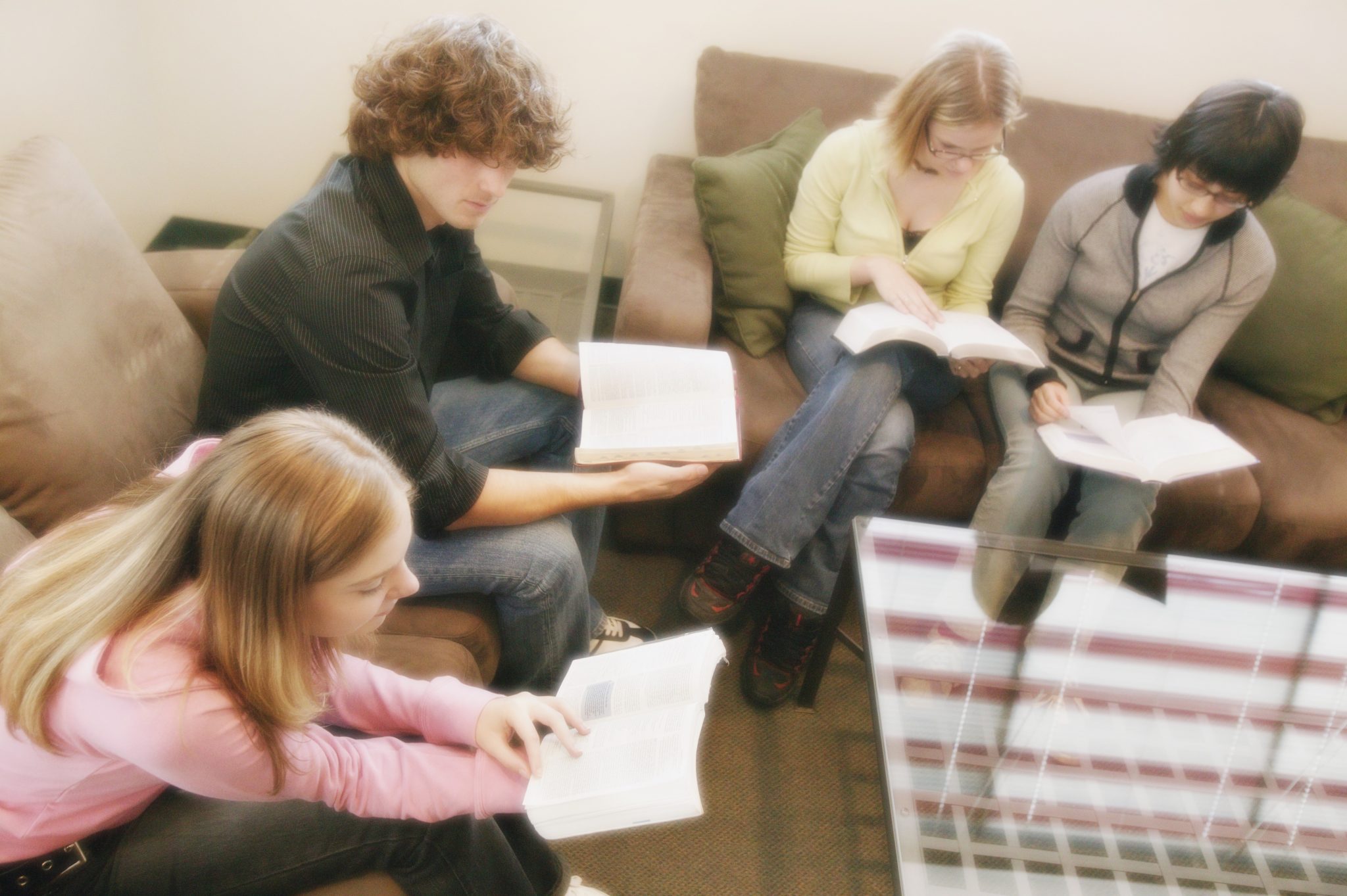 6 Tips for Fostering Deep Conversations in Small Groups - Lifeway Women